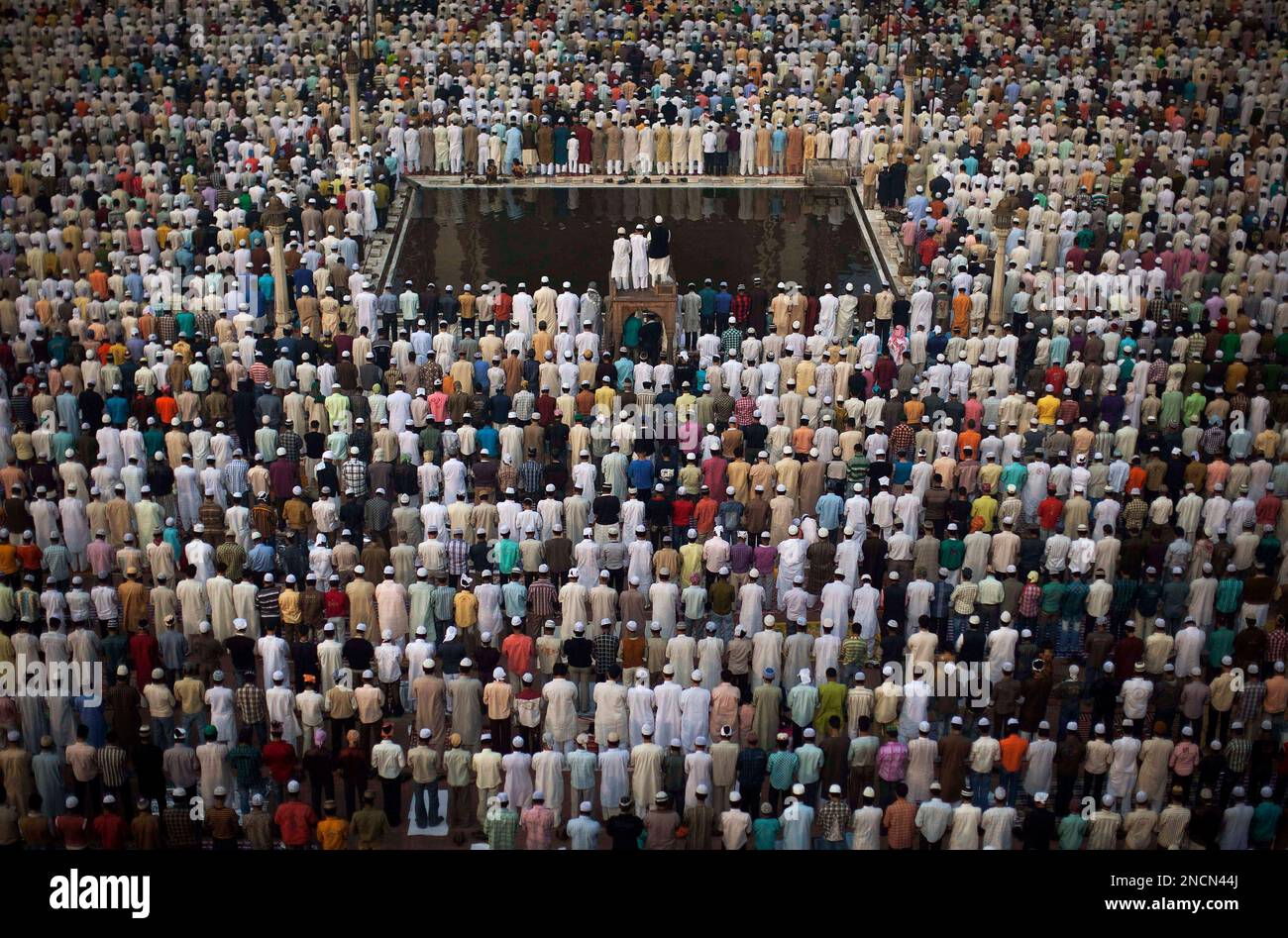 Indian Muslims pray at the Jama Masjid mosque, one of India's largest ...