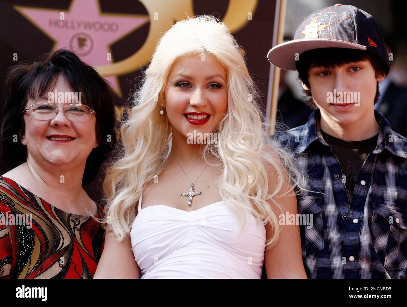 Singer and actress Christina Aguilera, center, her mother, Shelly ...