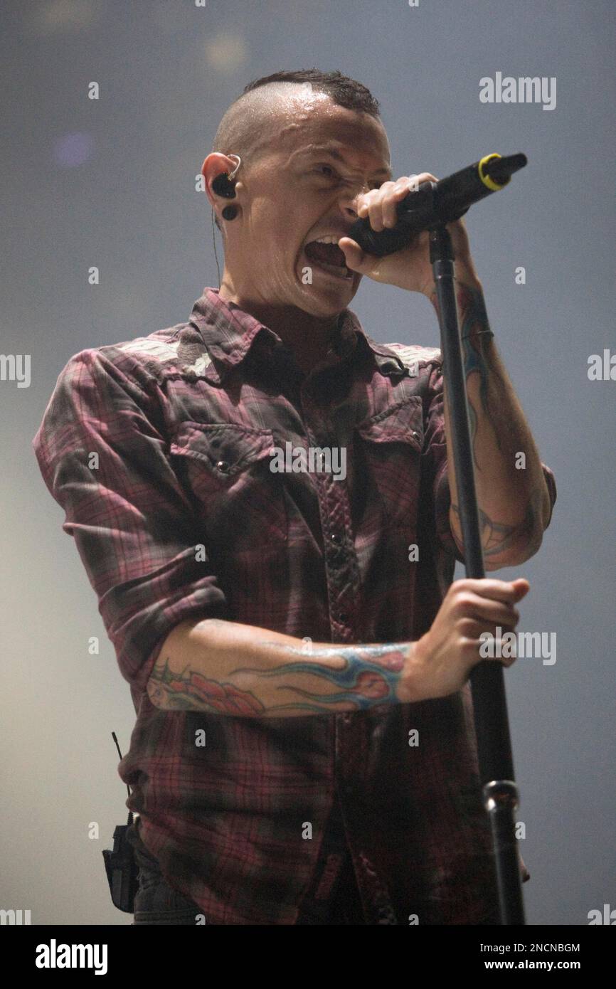 Chester Bennington, lead singer of U.S. rock band "Linkin Park ...