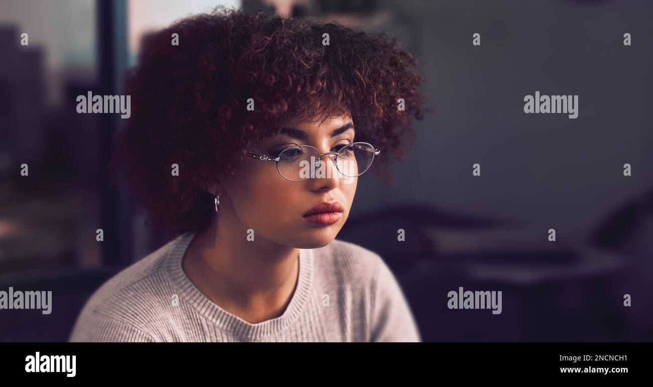 Reading computer face hi-res stock photography and images - Alamy