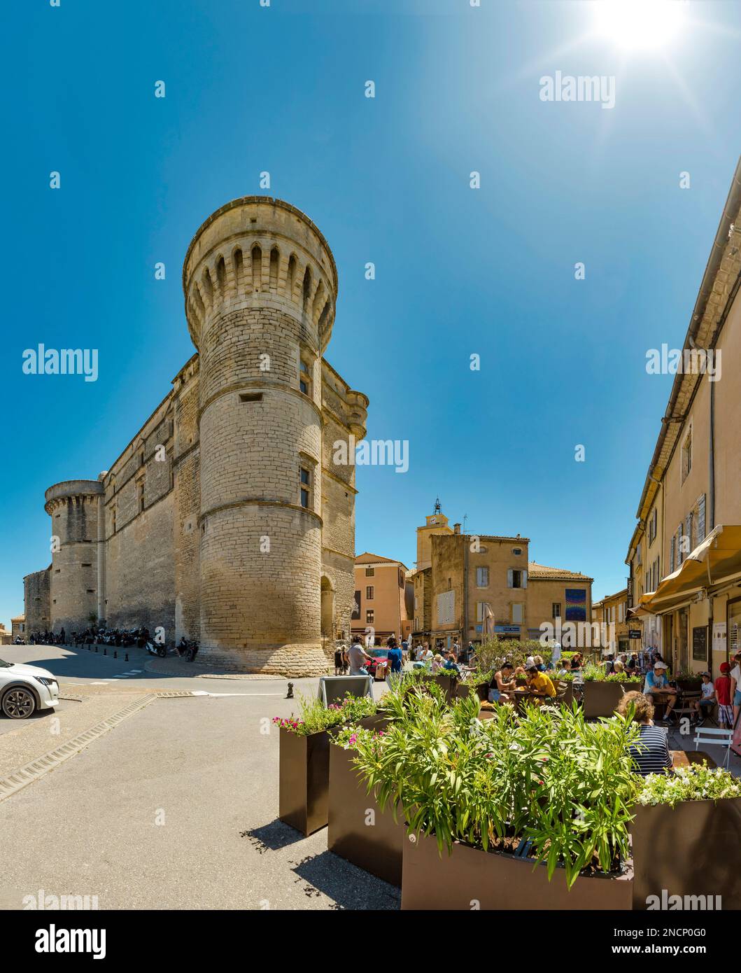 Chateau de gordes hi-res stock photography and images - Alamy