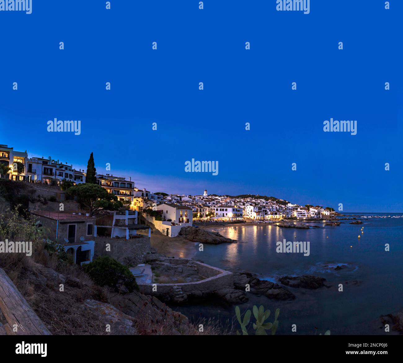 The beaches, Platgeta de Calella, Platja d’en Calau at night Stock ...
