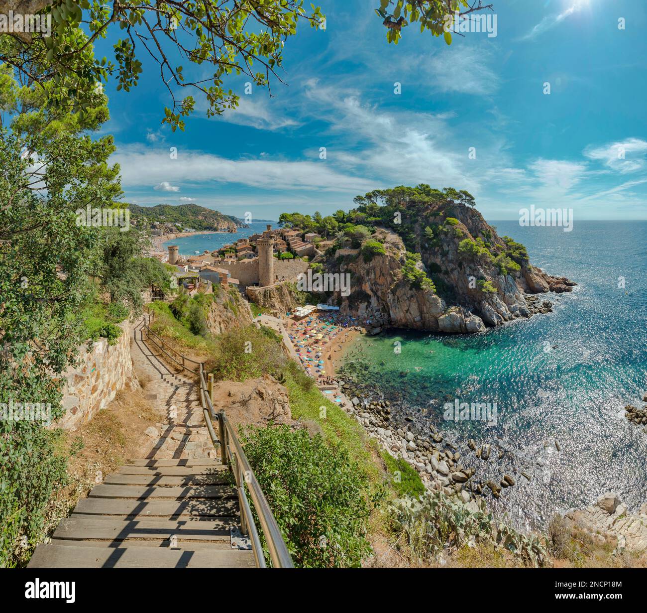 Camí de Ronda with a view at the old city wall and Cap de Tossa Stock ...