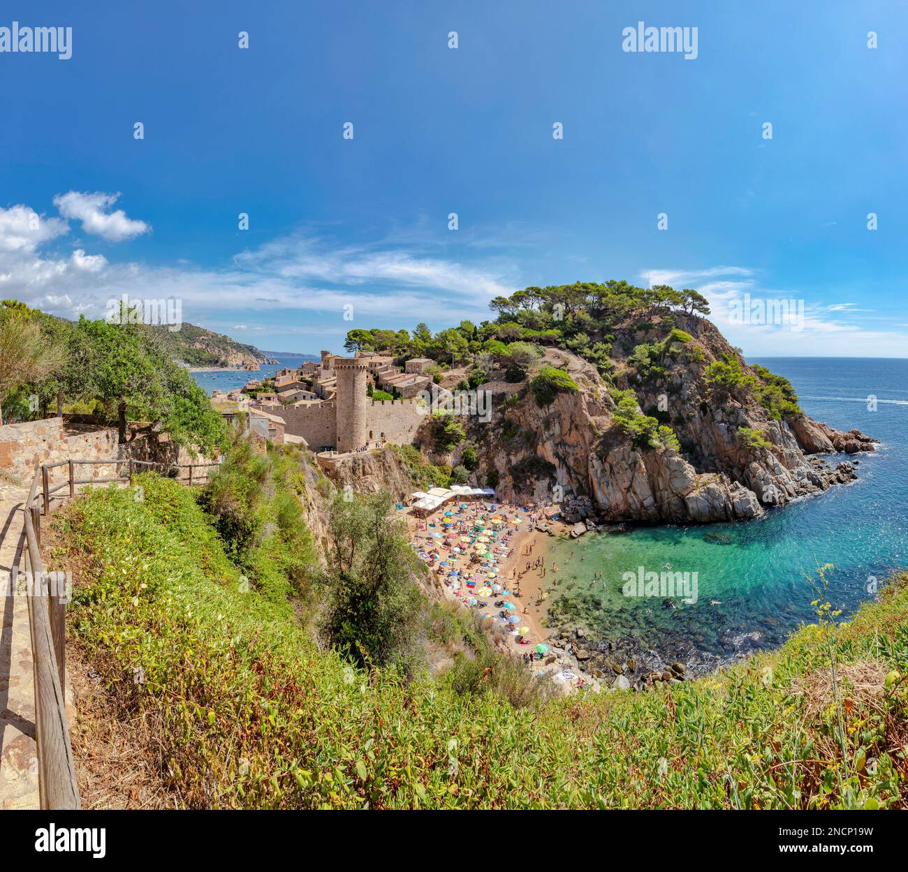 Camí de Ronda with a view at the old city wall and Cap de Tossa Stock ...