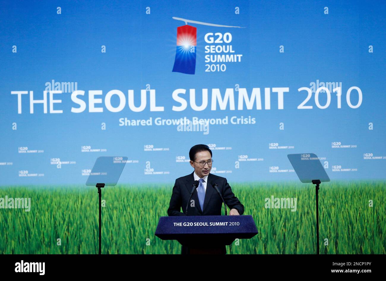 South Korean President Lee Myung-bak delivers remarks at the G-20 ...