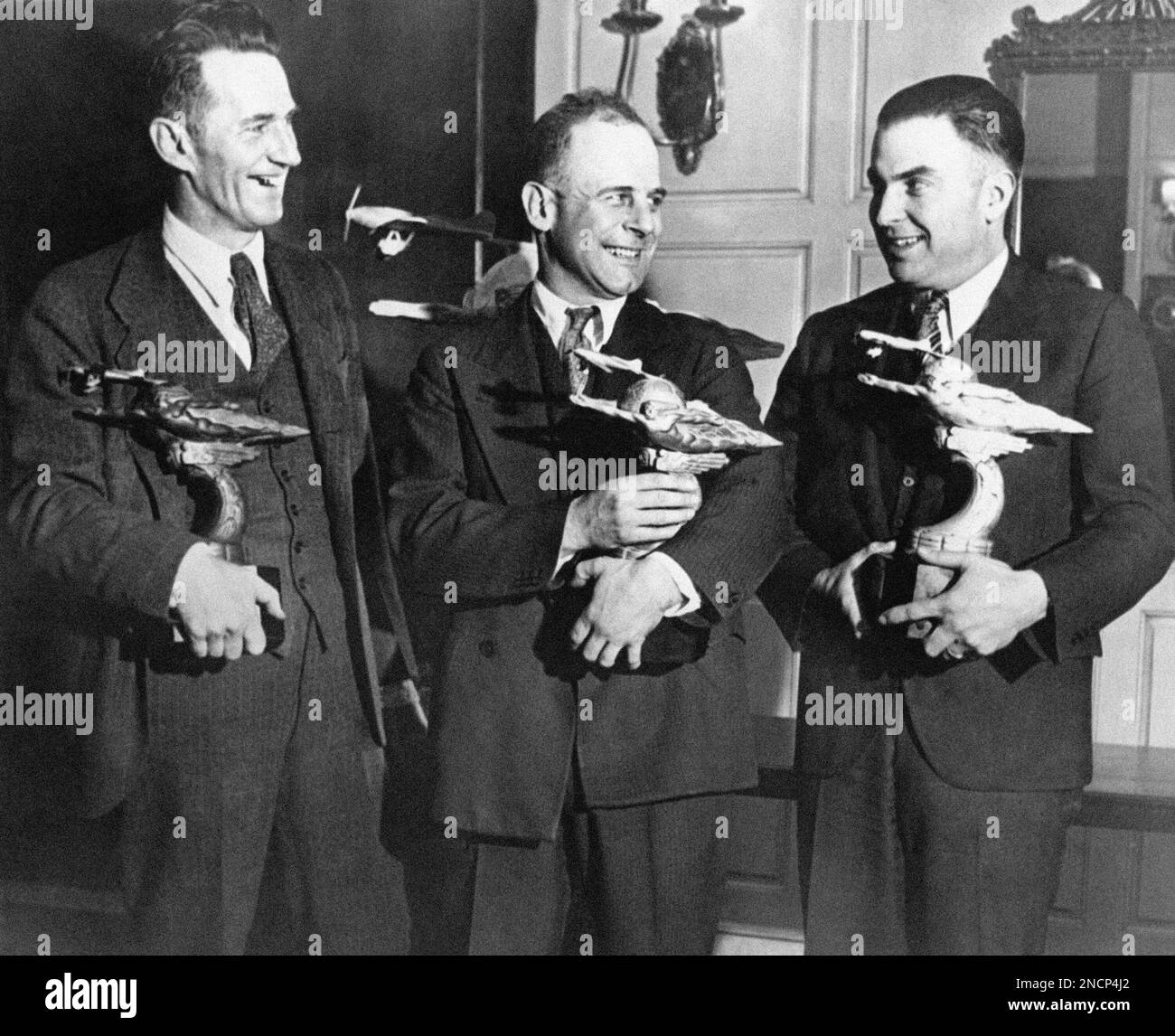 The three winners of the Los Angeles to Cleveland air race last fall ...