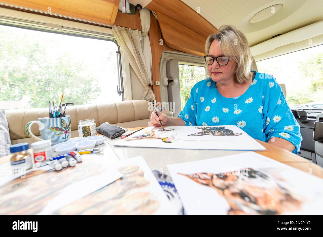 Renowned commercial artist Jo Scott abandons her studio to improve work ...