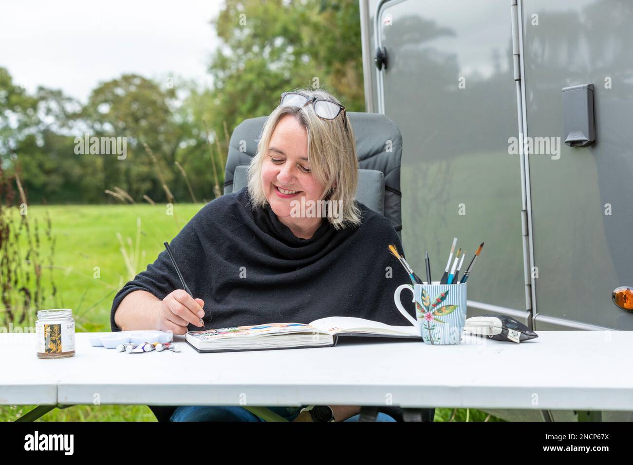 Jo scott art hi-res stock photography and images - Alamy