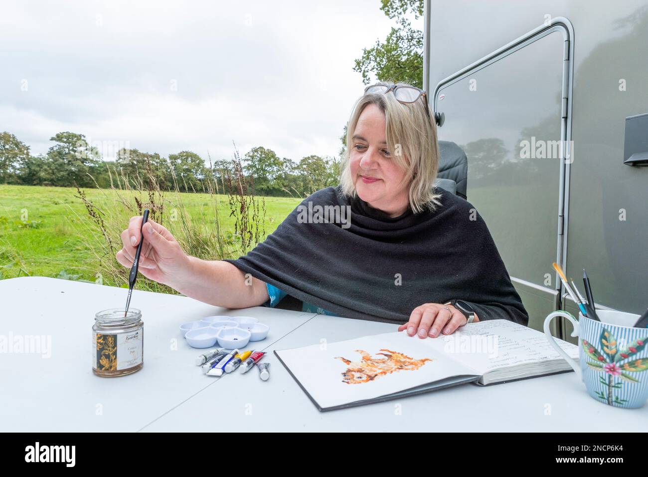 Renowned commercial artist Jo Scott abandons her studio to improve work ...
