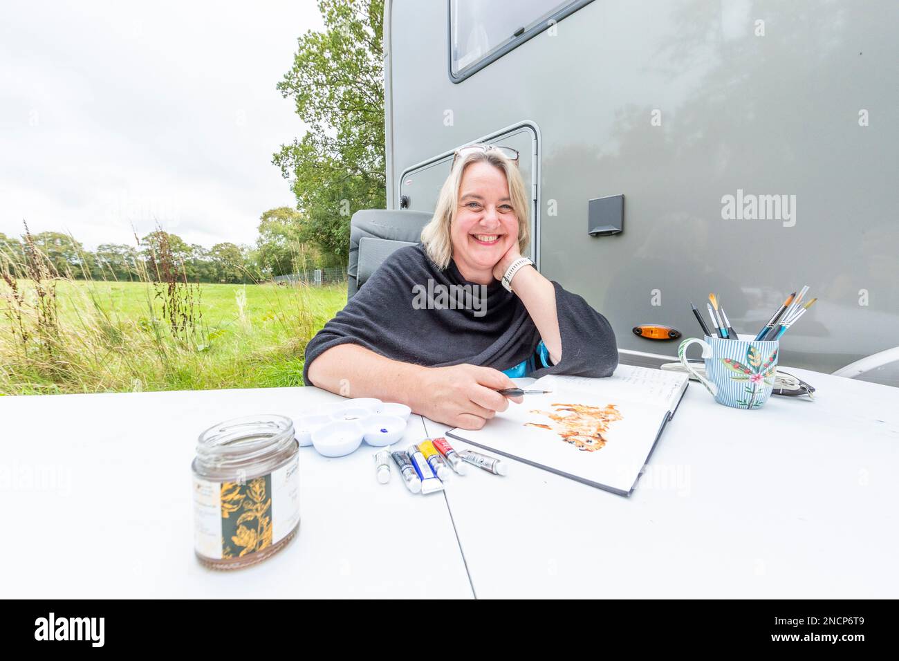 Renowned commercial artist Jo Scott abandons her studio to improve work ...