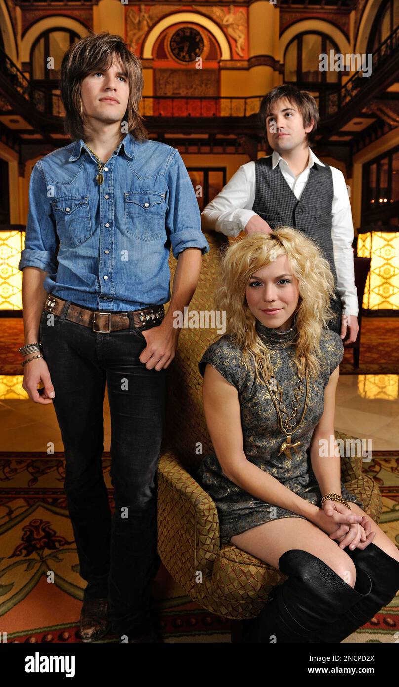 Reid Perry, left, Kimberly Perry and Neil Perry, right, of The Band ...