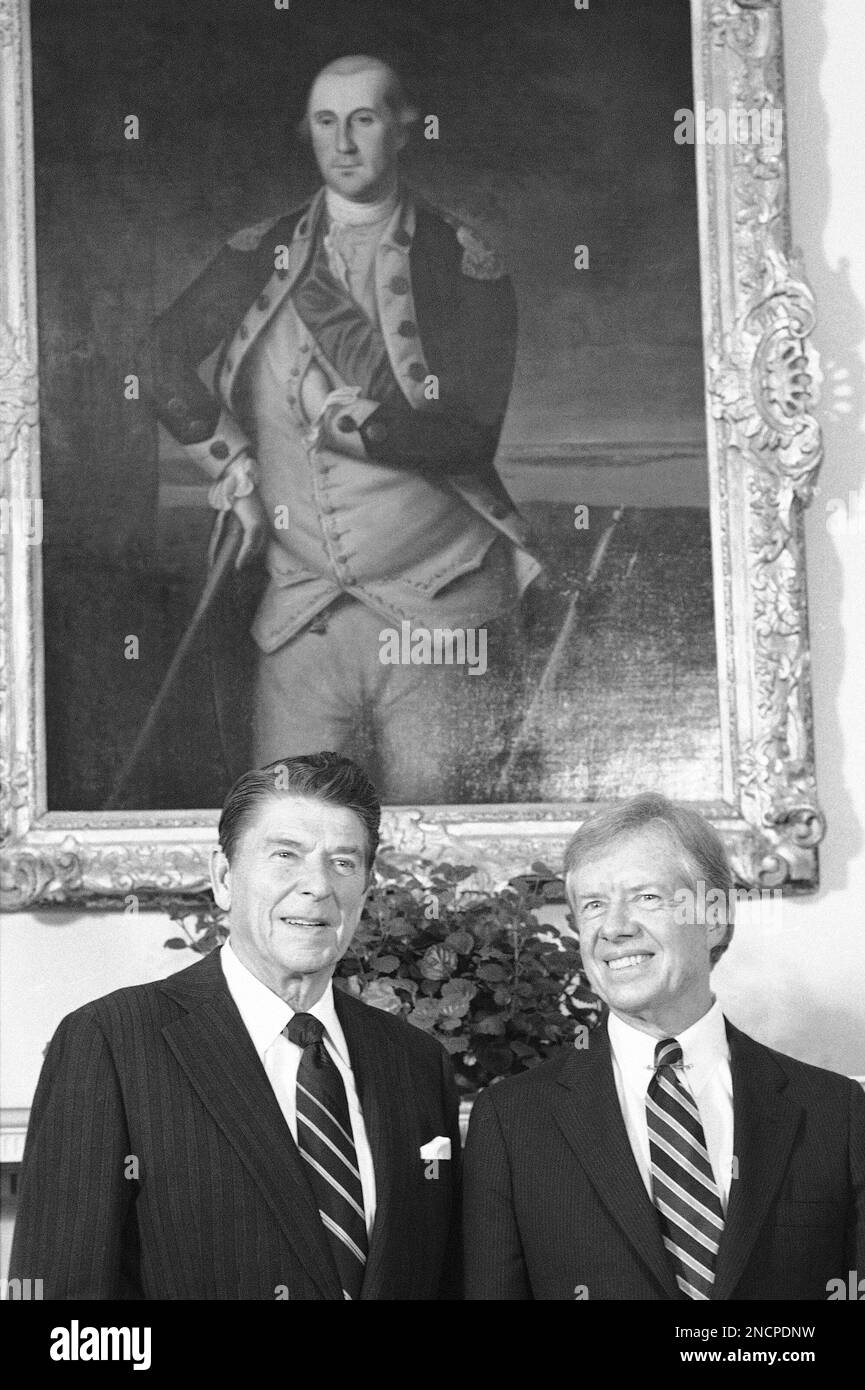 President Jimmy Carter and President-elect Ronald Reagan in the Oval ...