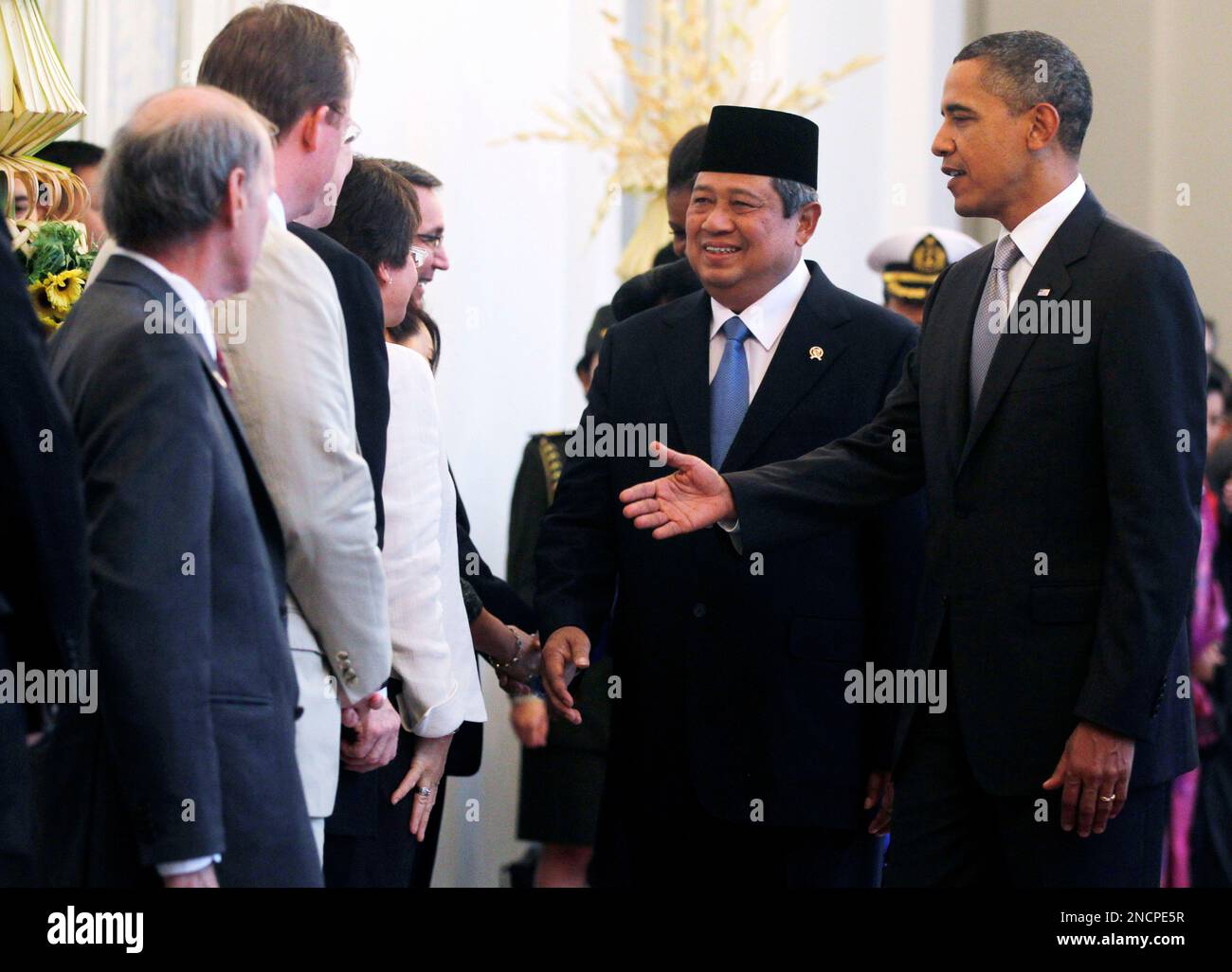 President Barack Obama introduces Indonesian President Susilo Bambang ...