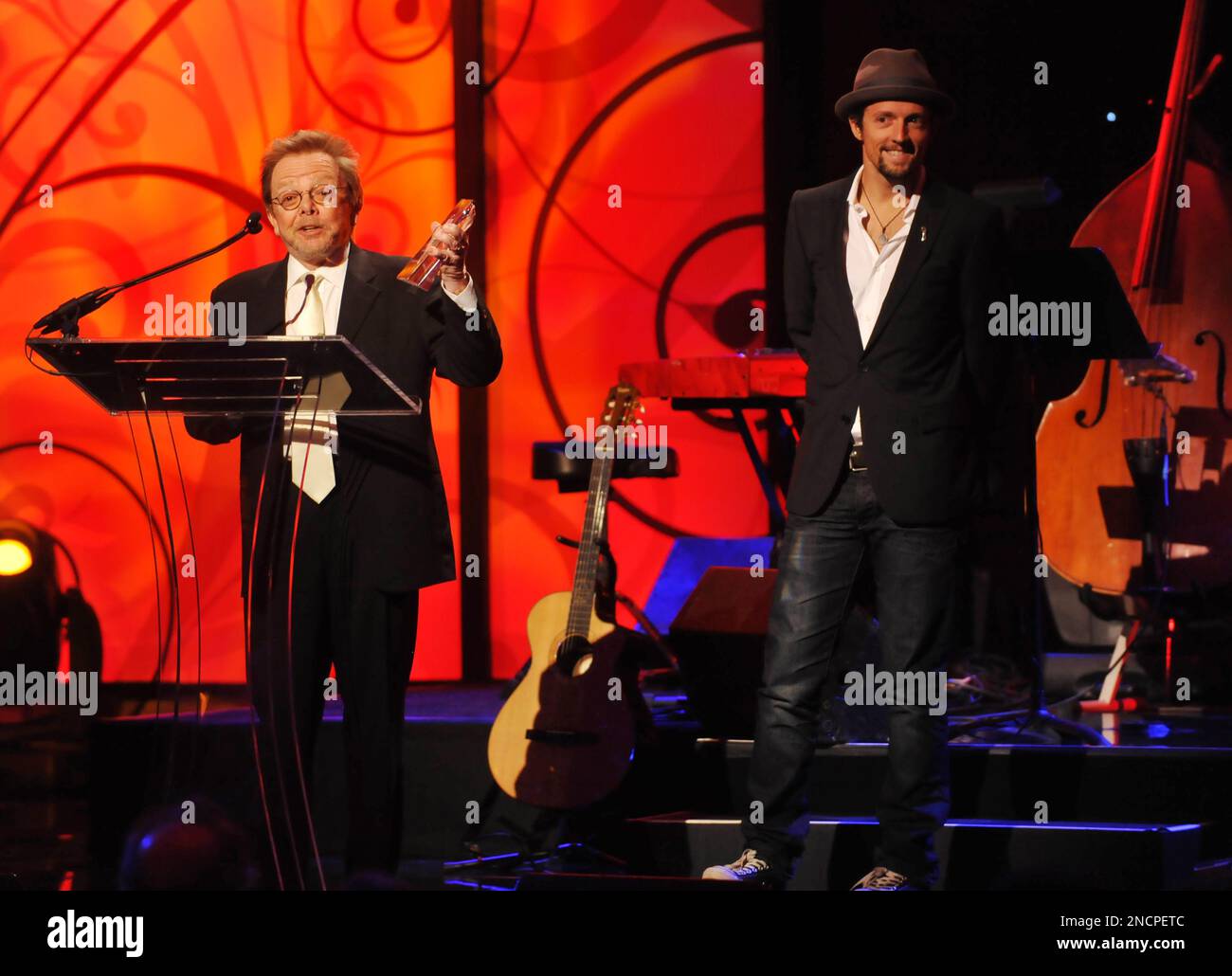 Paul Williams, left, and Jason Mraz at the VH1 Save the Music ...