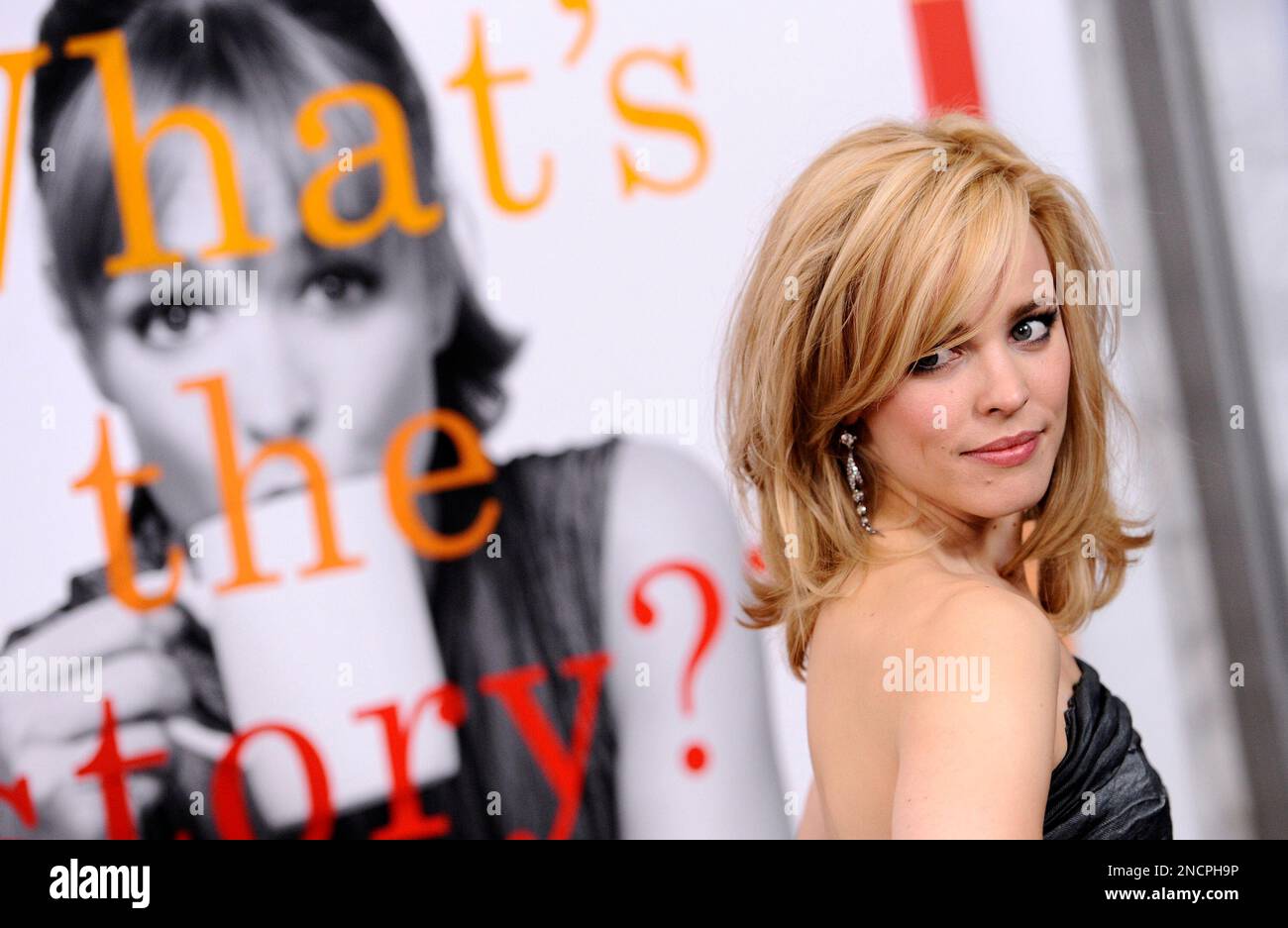 Rachel McAdams attends the premiere of "Morning Glory" at The Ziegfeld ...