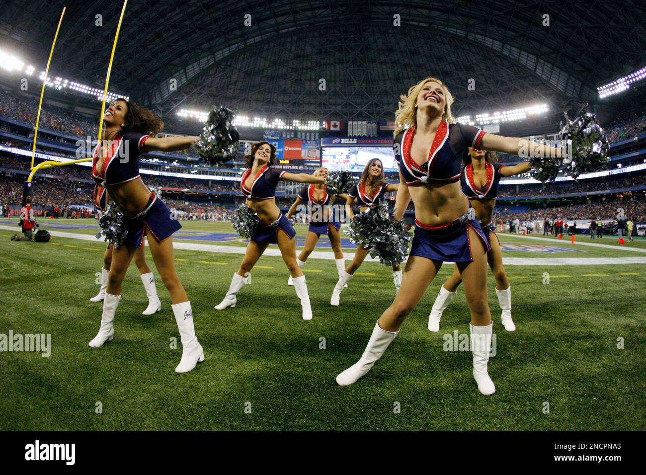 Buffalo Bills cheerleaders cheer against the Chicago Bears during the ...