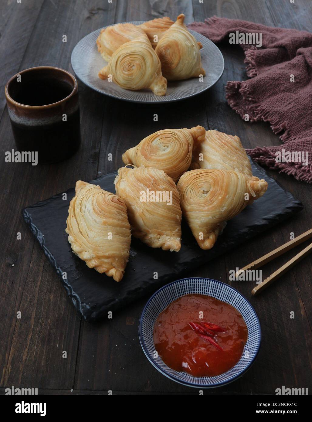 Curry puffs plate hi-res stock photography and images - Alamy