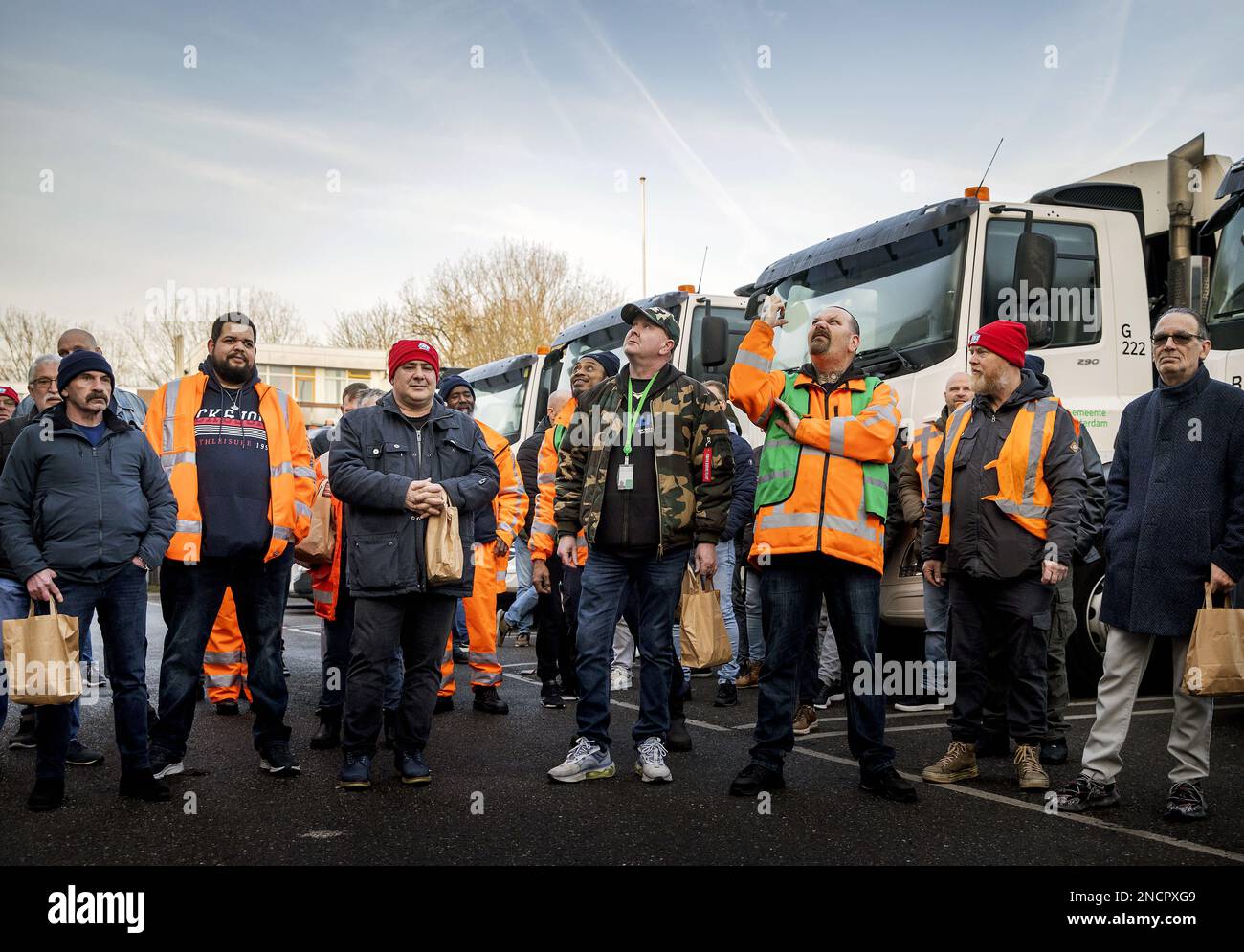 Civil servants work stoppage hi-res stock photography and images - Alamy