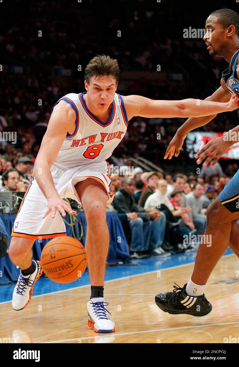 New York Knicks' Danilo Gallinari (8) drives with the ball during an ...