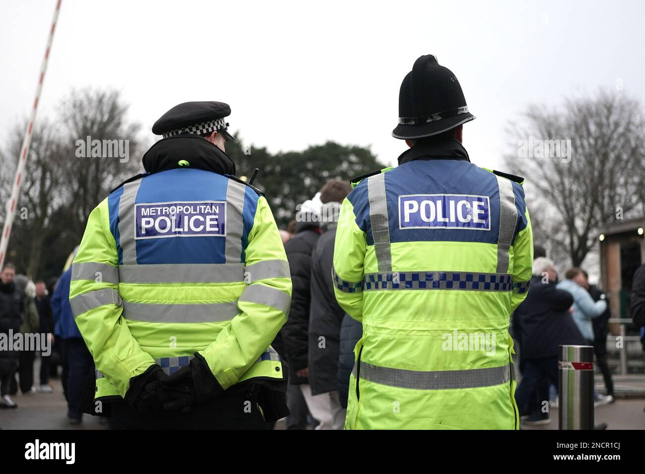 Football crowd hi hi-res stock photography and images - Alamy