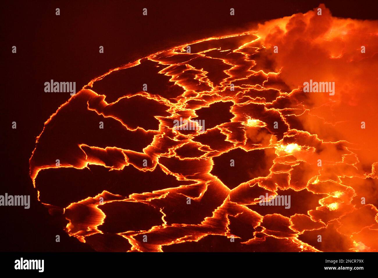 **ADVANCE FOR SUNDAY APRIL 25 ** In this March 31, 2010 photo, magma ...