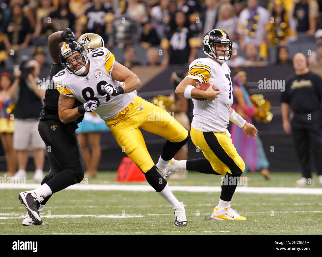 Pittsburgh Steelers quarterback Ben Roethlisberger (7) and Pittsburgh ...