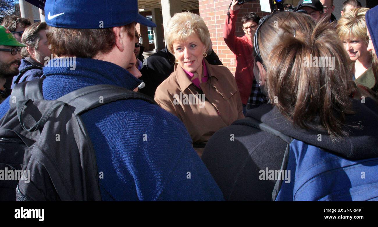 Connecticut Republican U.S. Senate candidate Linda McMahon shakes hands ...