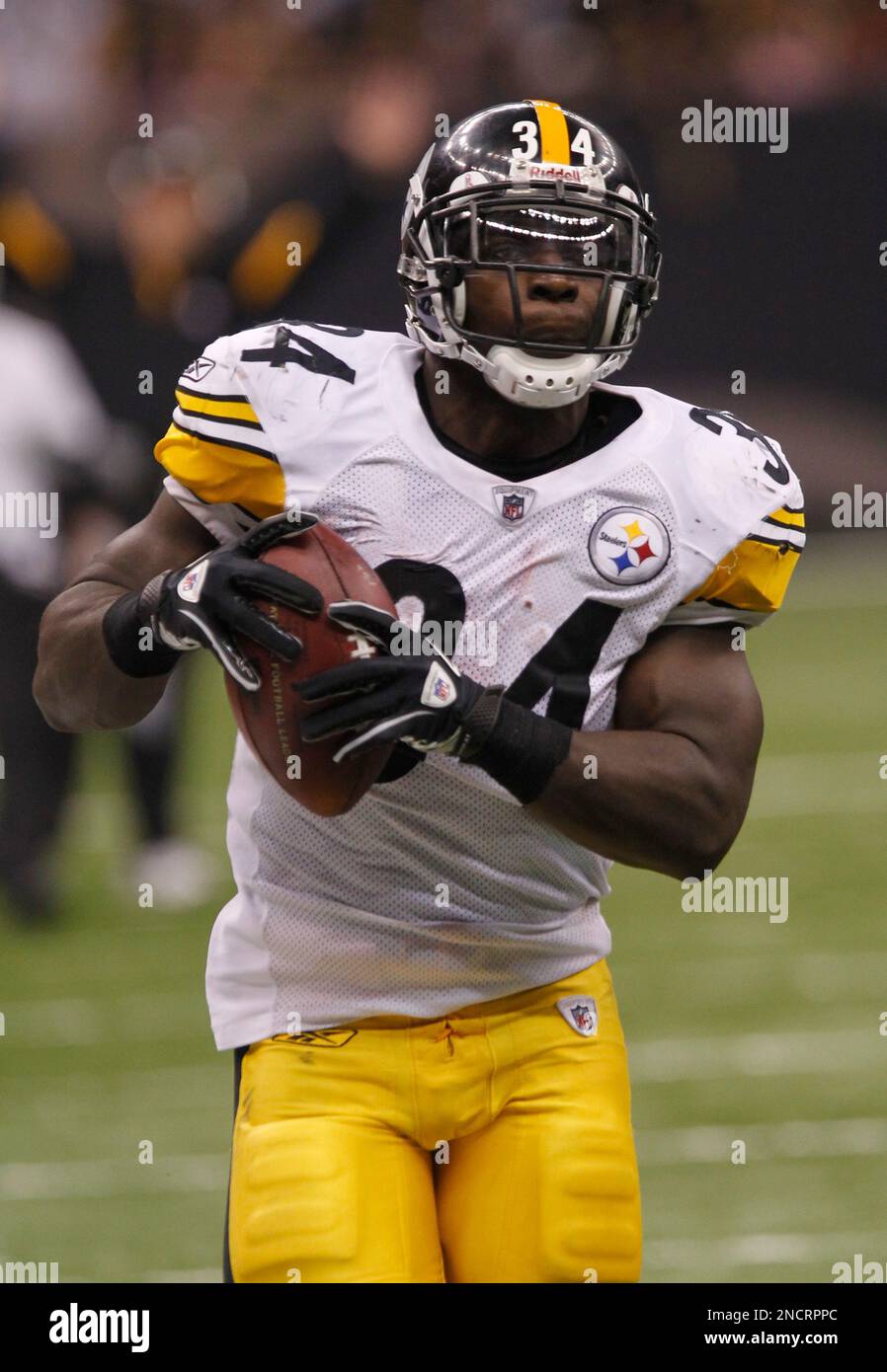 Pittsburgh Steelers running back Rashard Mendenhall (34) touchdown run ...