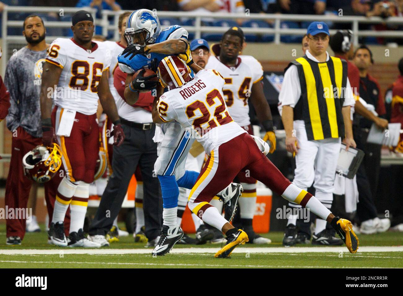 Washington Redskins cornerback Carlos Rogers (22) forces Detroit Lions ...