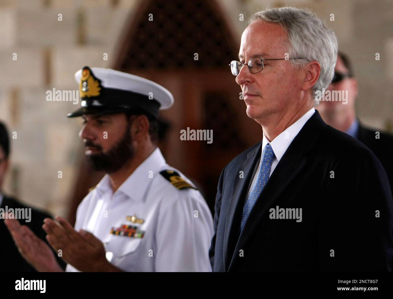 Newly appointed U.S. ambassador to Pakistan Cameron Munter, right ...