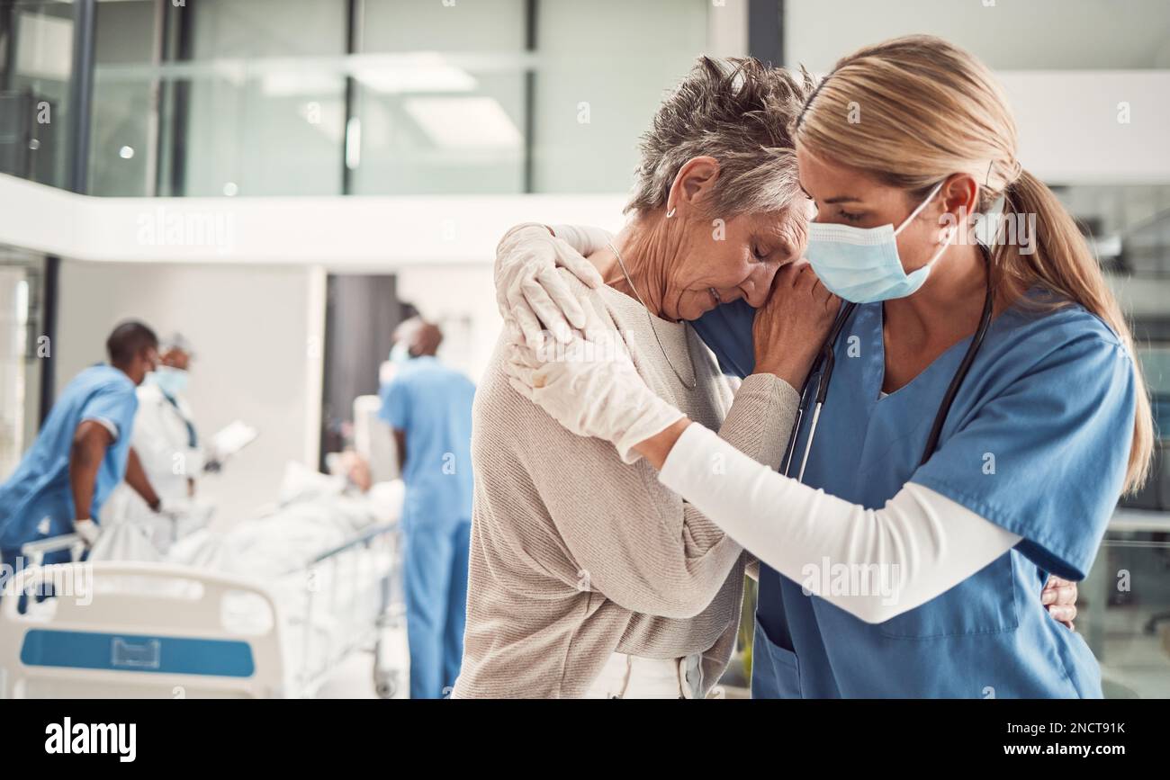 Man and wife sad hospital bed hi-res stock photography and images - Alamy