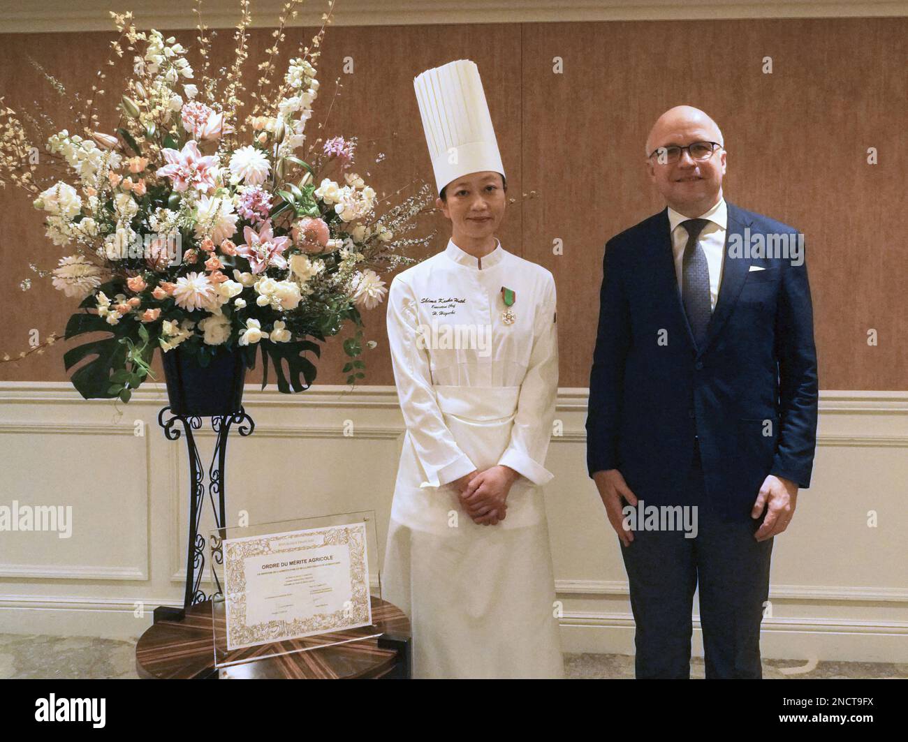 Japanese chef Hiroe Higuchi (L) is pictured with Jules Irrmann, consul ...