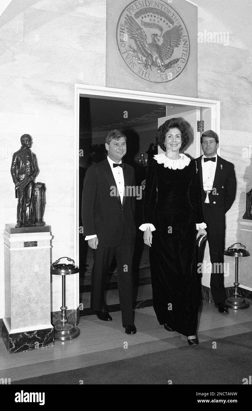Florida Governor Robert Graham and his wife Adele arrive at the White ...