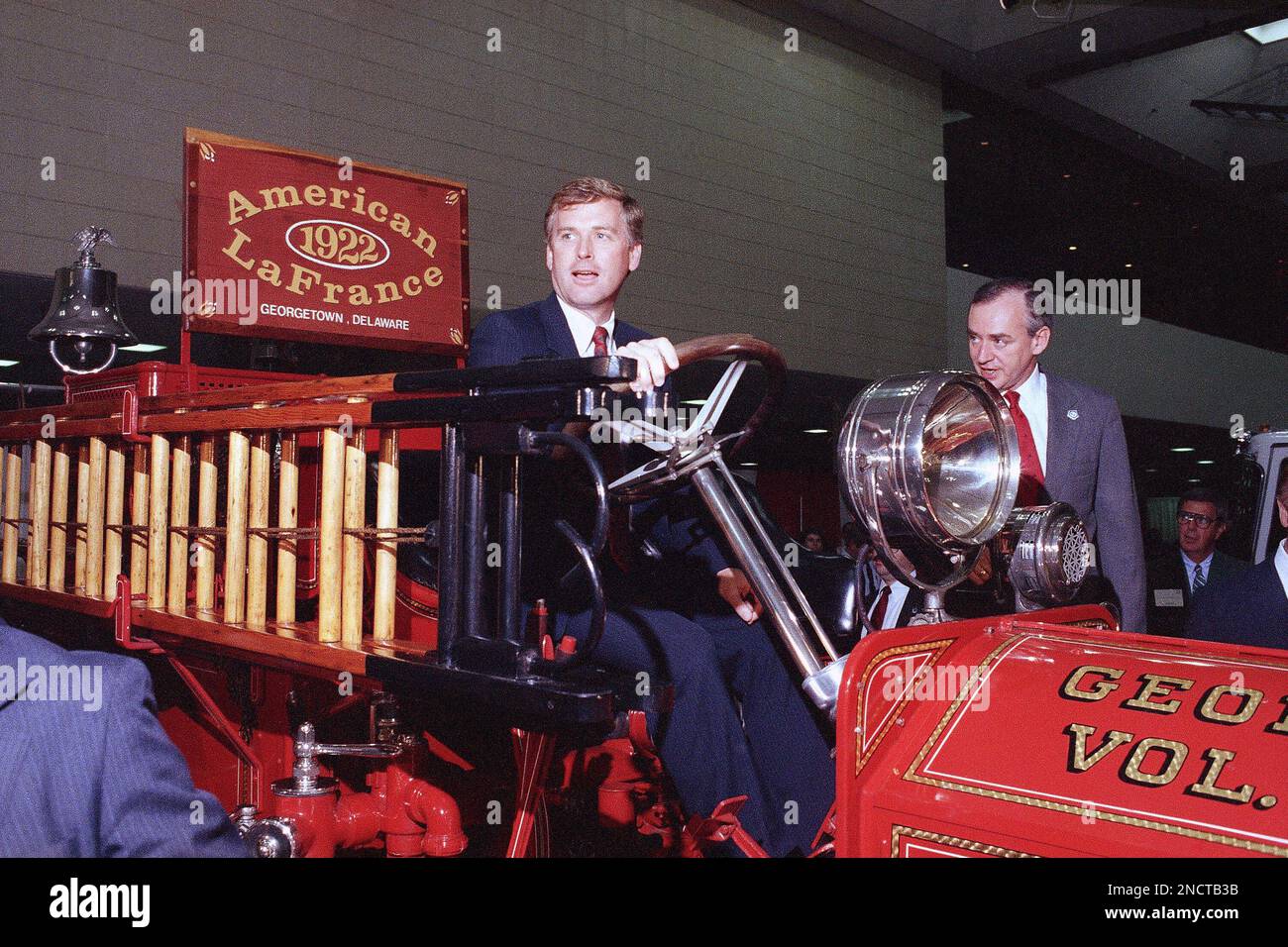Republican vice presidential candidate Sen. Dan Quayle of Indiana poses ...