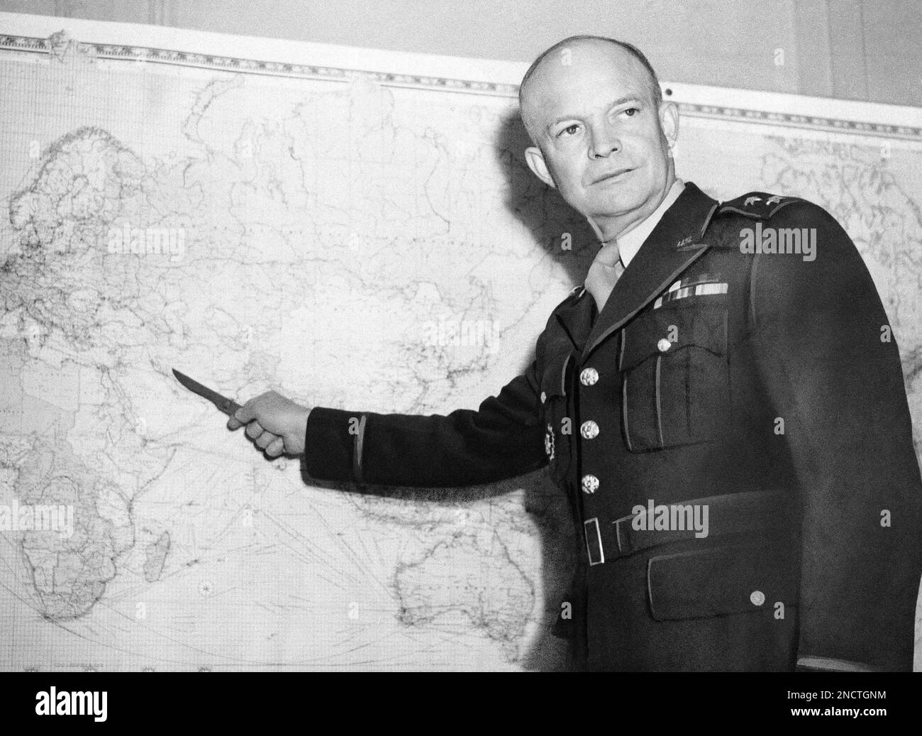 For a visitor to his London Headquarters Lt. Gen. Dwight D. Eisenhower ...