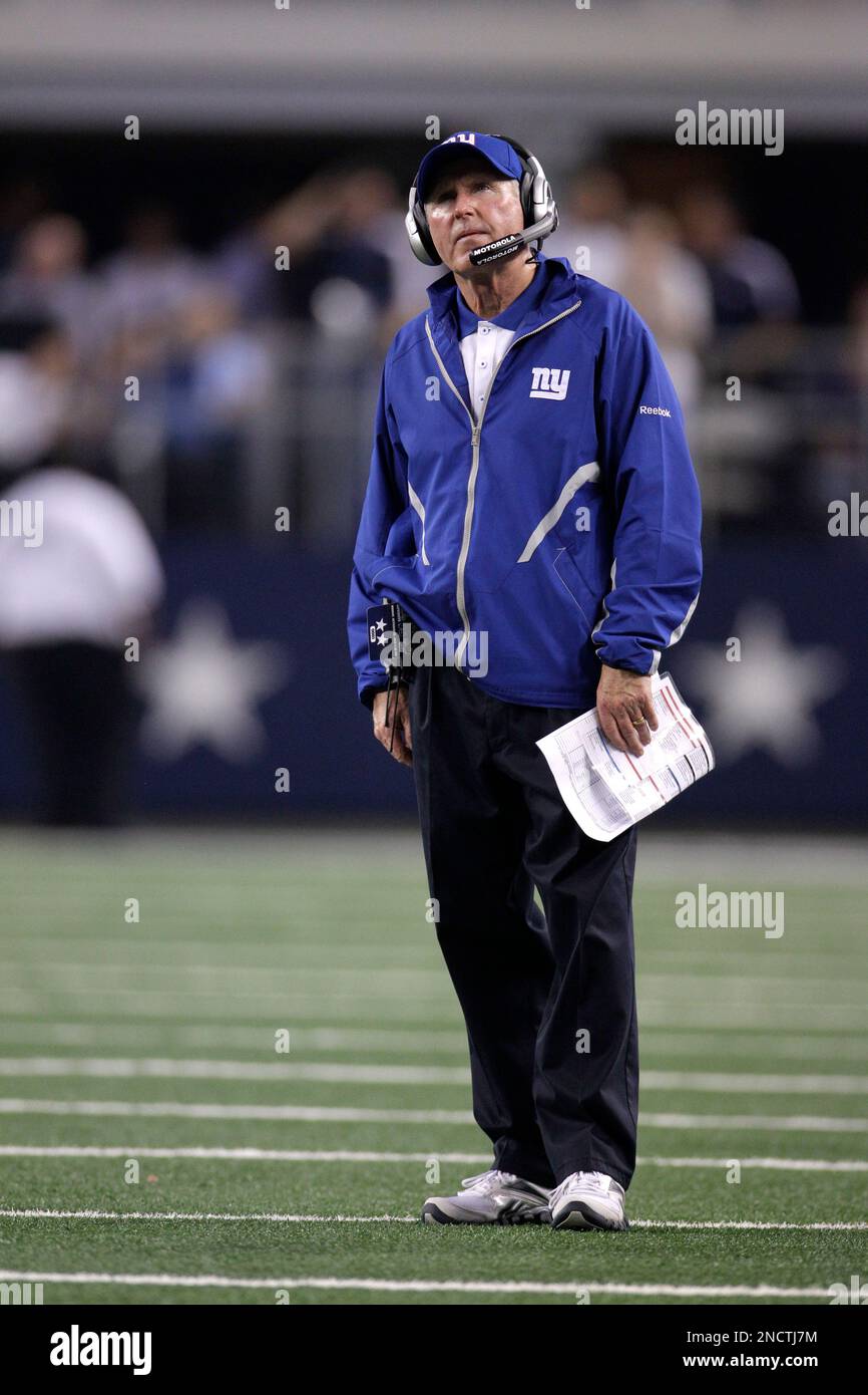 New York Giants head coach Tom Coughlin during an NFL football game ...