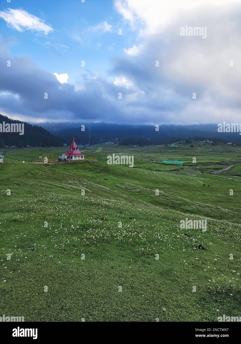 Mohineeshwar shivalaya temple hi-res stock photography and images - Alamy