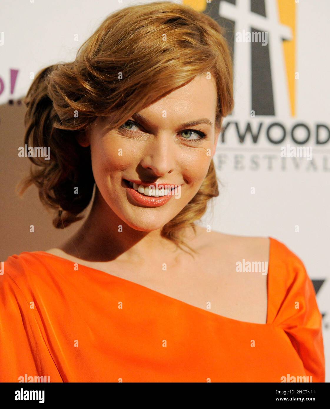 Actress Milla Jovovich arrives at the 14th Annual Hollywood Awards Gala ...