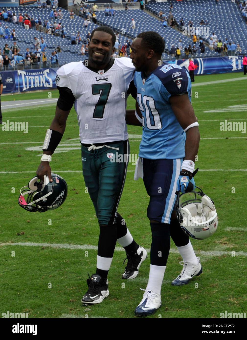 Philadelphia Eagles quarterback Michael Vick (7) talks with Tennessee ...