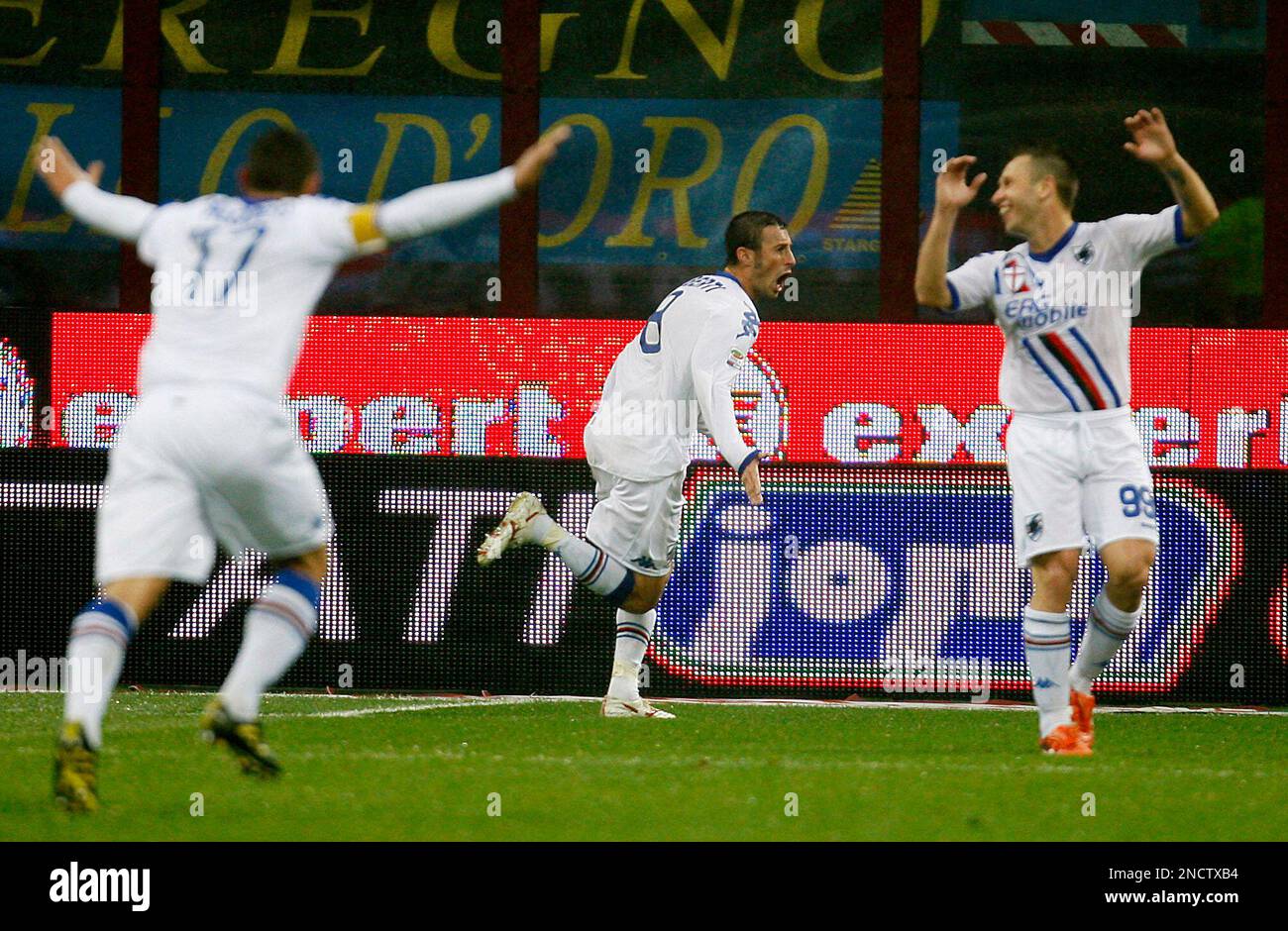 Sampdoria midfielder Stefano Guberti, center, celebrates after scoring ...