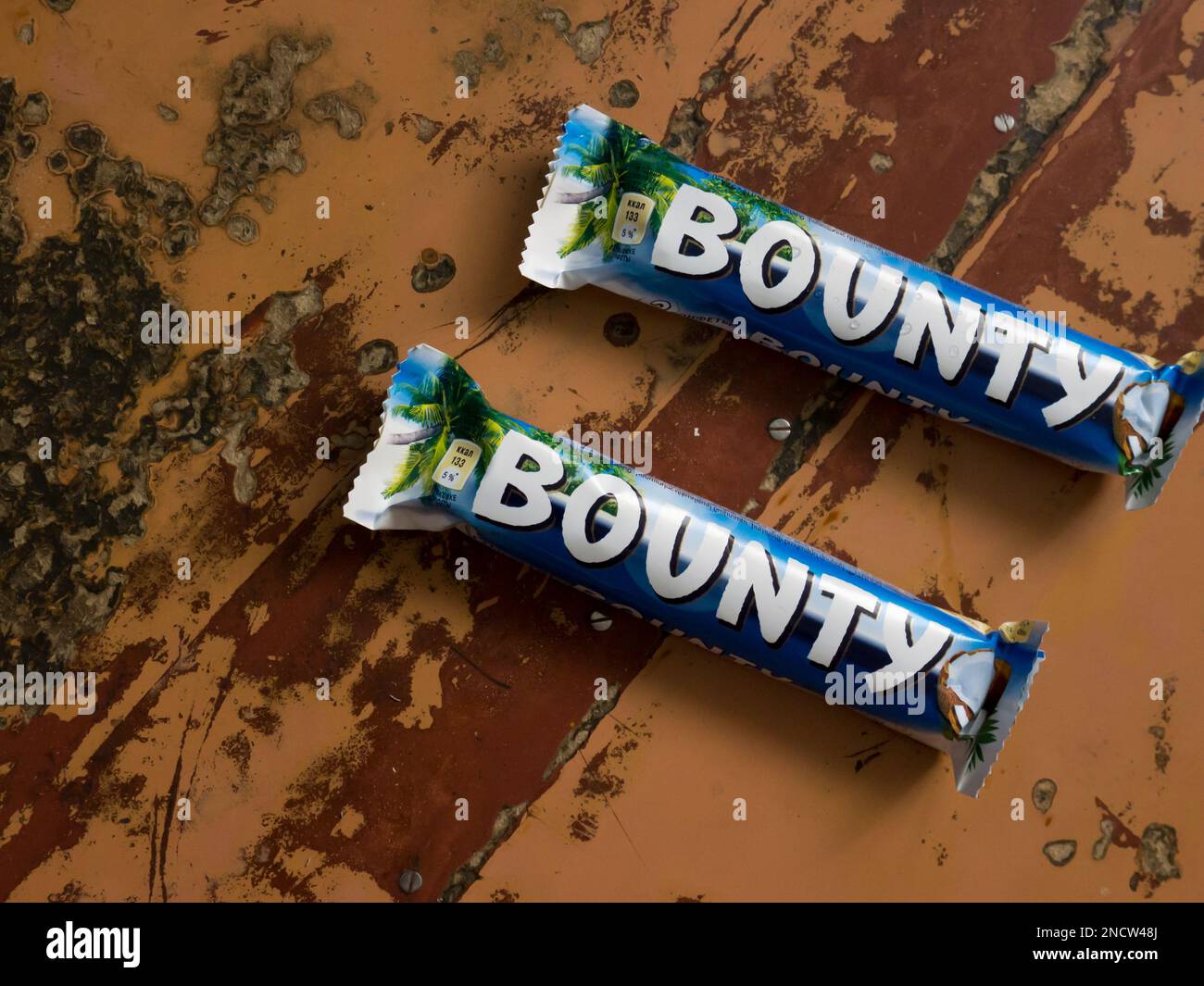Bounty chocolate bar hi-res stock photography and images - Alamy