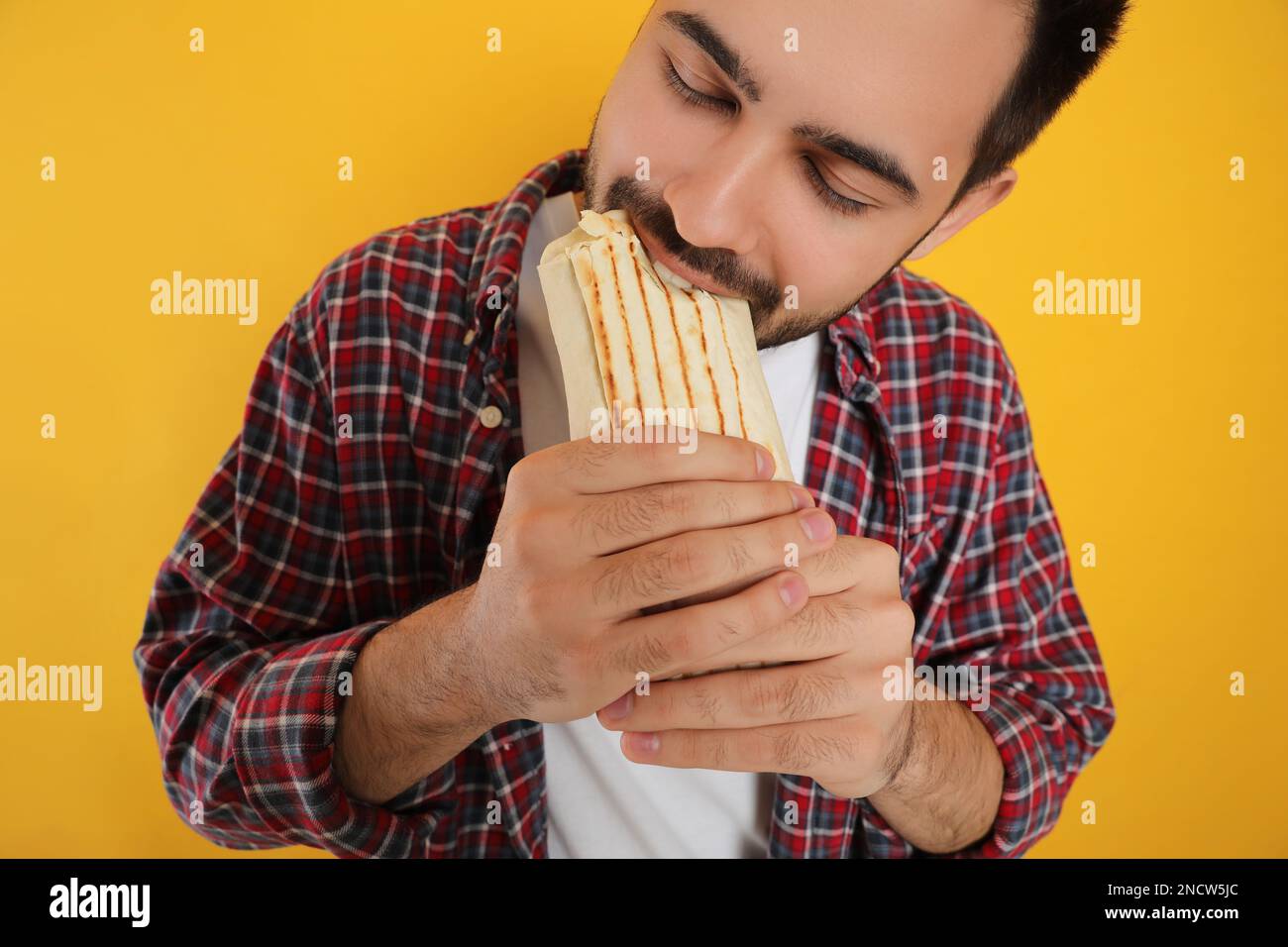 Turkish shawarma young man hi-res stock photography and images - Alamy