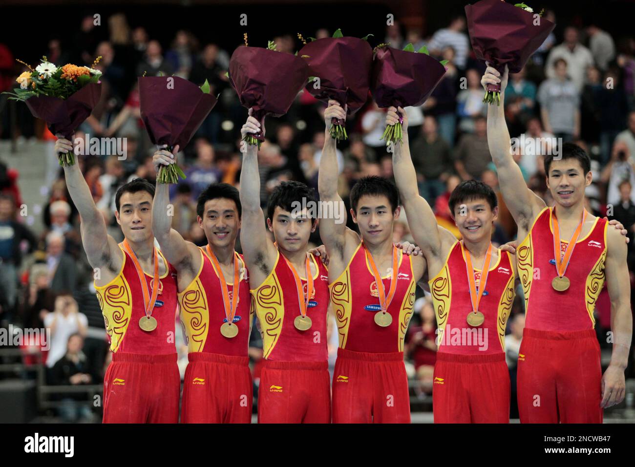 Gold medallists Zhang Chenglong, Teng Haibin, Feng Zhe, Yan Mingyong ...