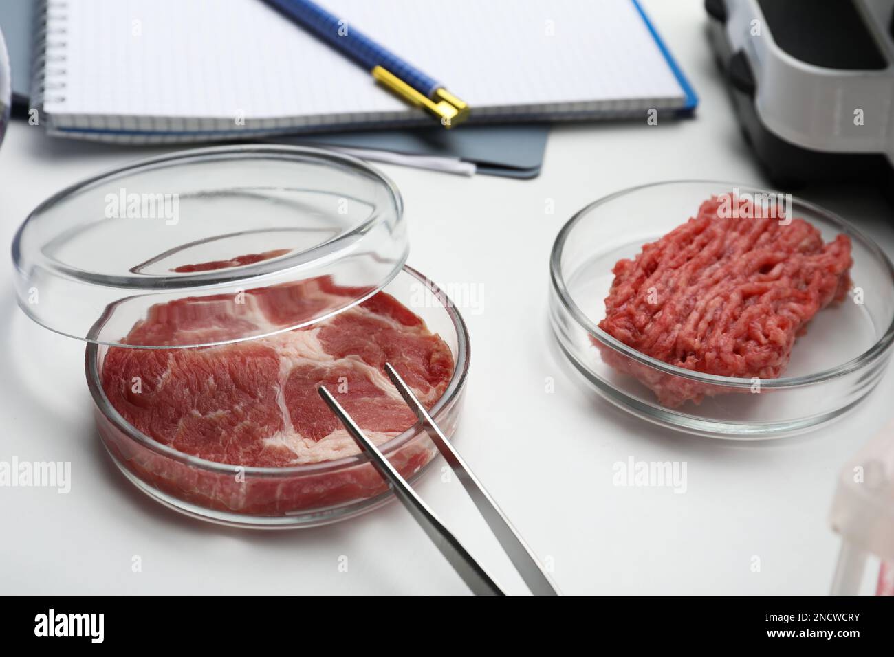 Cultured samples hi-res stock photography and images - Alamy