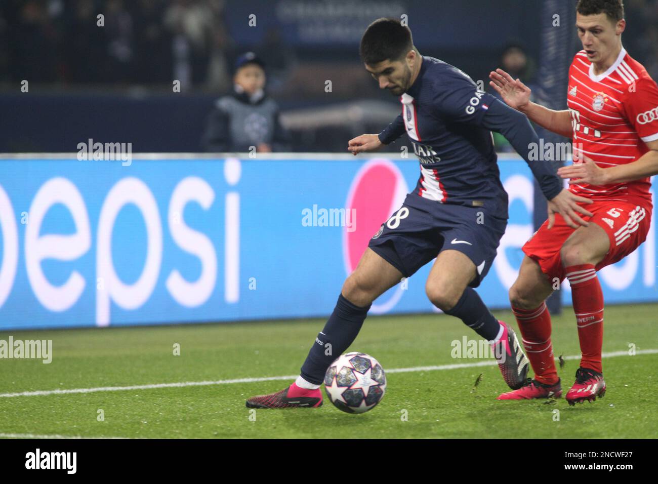 5 benjamin pavard of fcbayern hi-res stock photography and images - Alamy