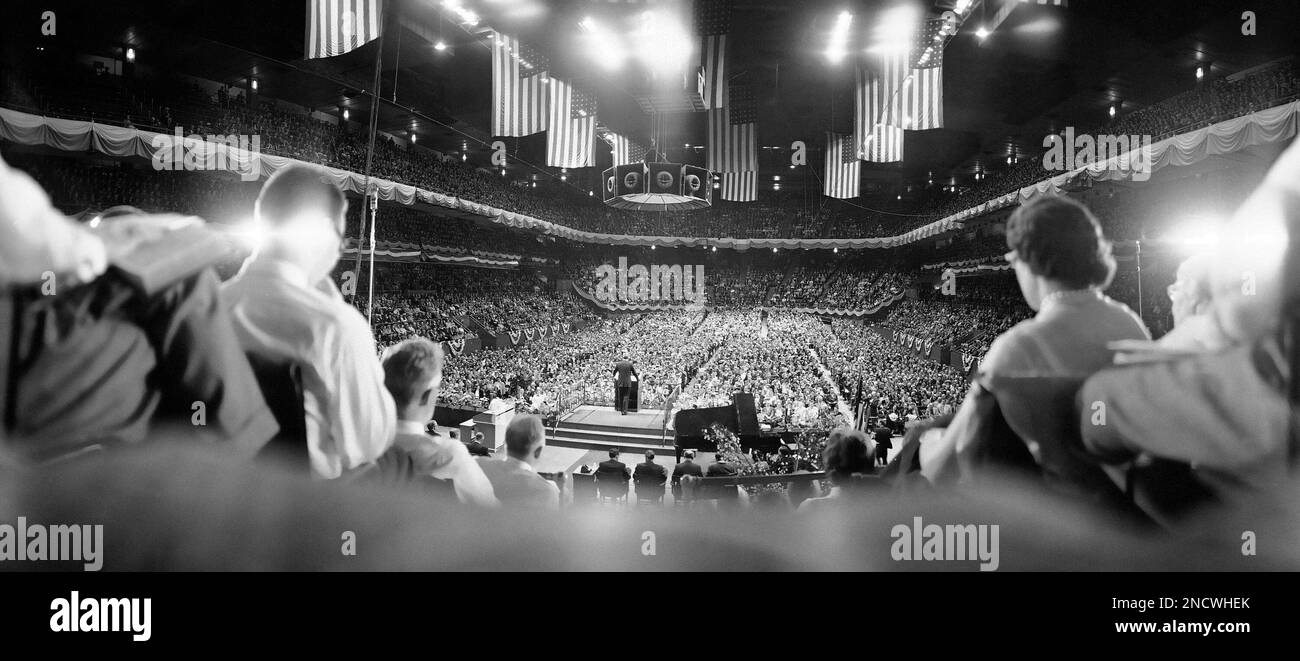 Panorama (Pannon camera) shots at Madison Square Garden as Evangelist ...
