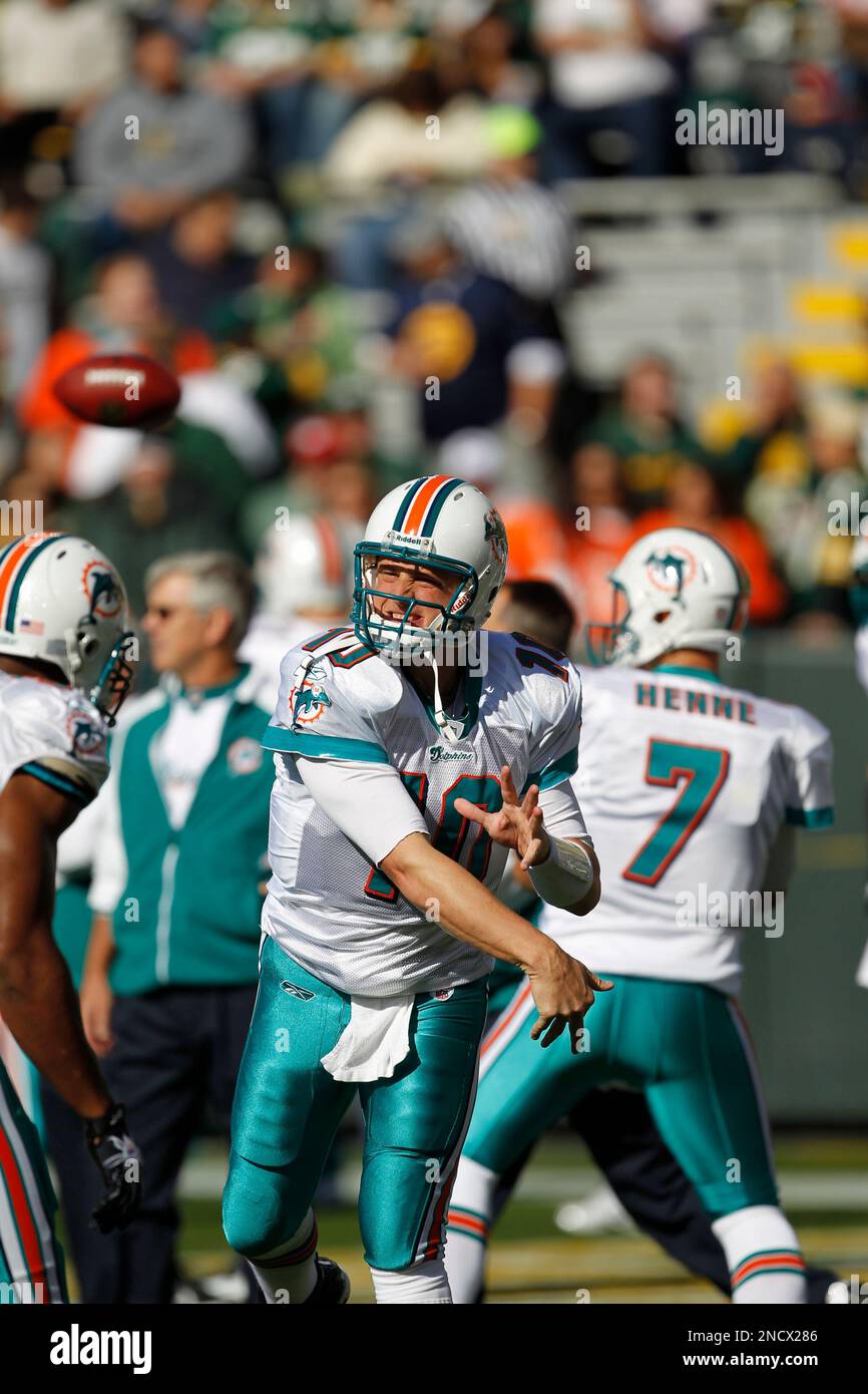 Miami Dolphins quarterback Chad Pennington (10) before an NFL football ...
