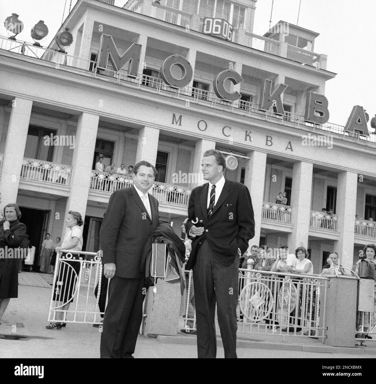 From left to right are Grady Wilson, of Charlotte, North Carolina ...