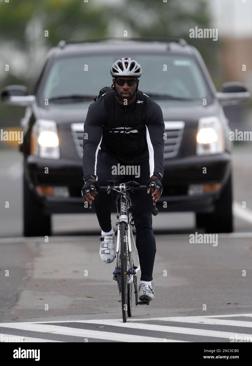 In this photo made Sept. 29, 2010, Buffalo Bills safety Bryan Scott ...