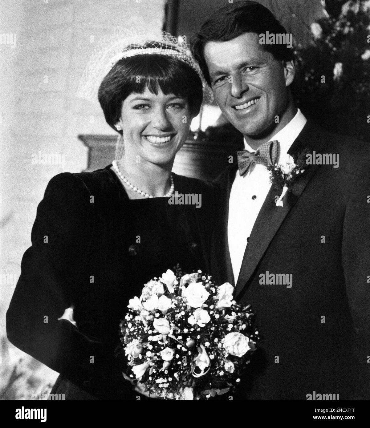 Former Olympic gold medal ice skater Dorothy Hamill poses with her new ...